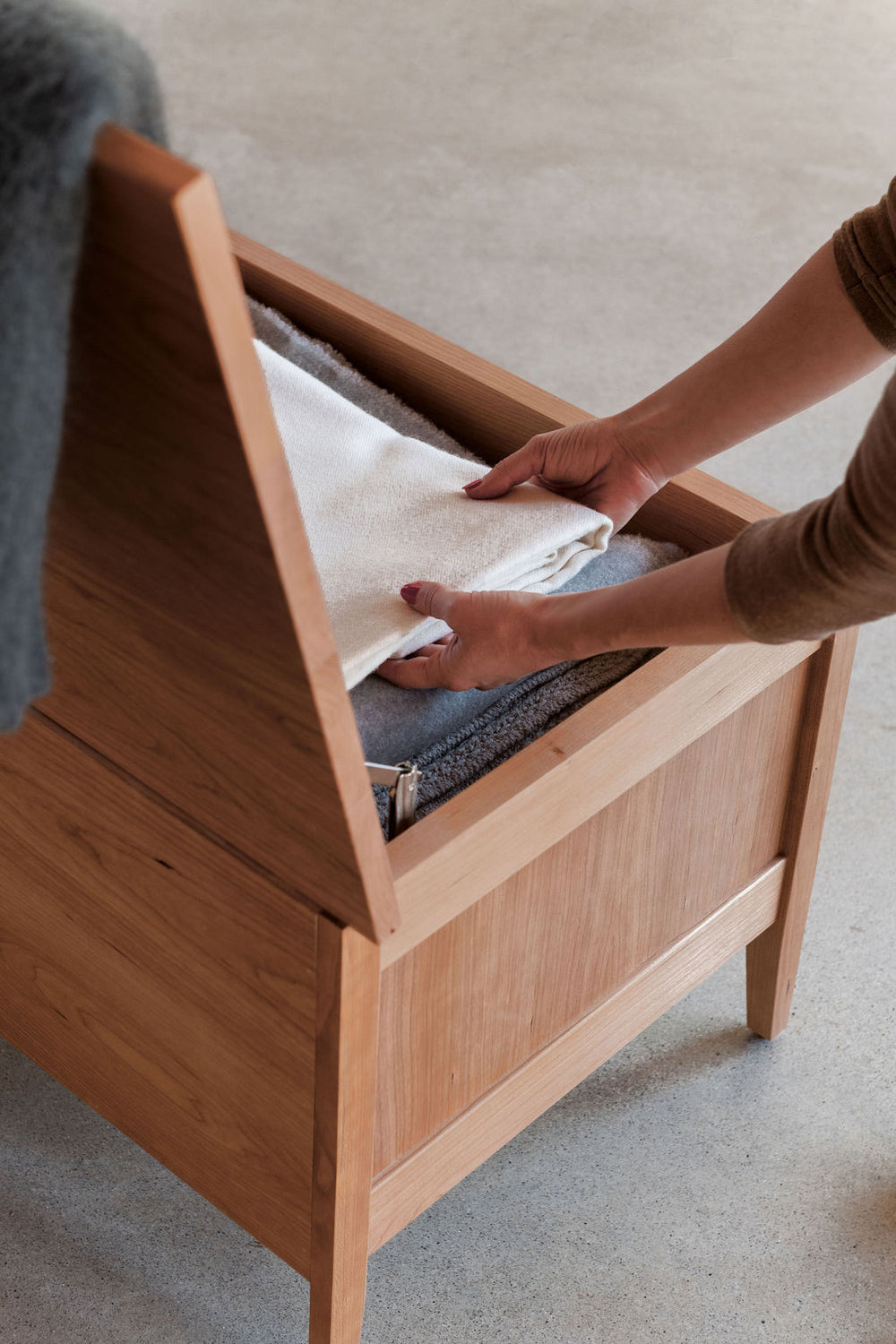 Handcrafted Shaker Wood Furniture